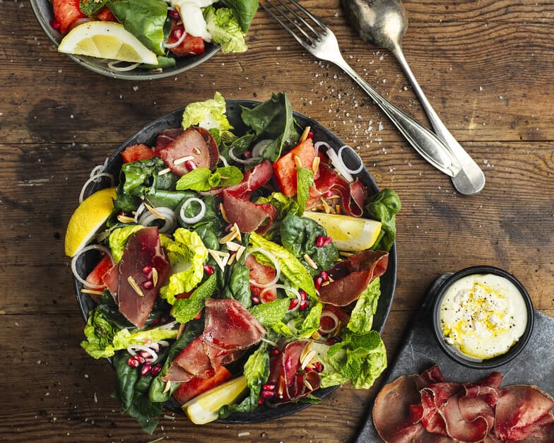 Bresaola sallad med vispad fetadressing