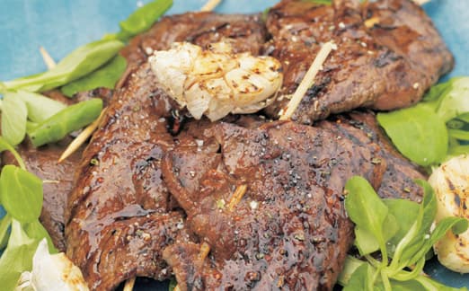 Grillad lövbiff fylld med vitlöksost