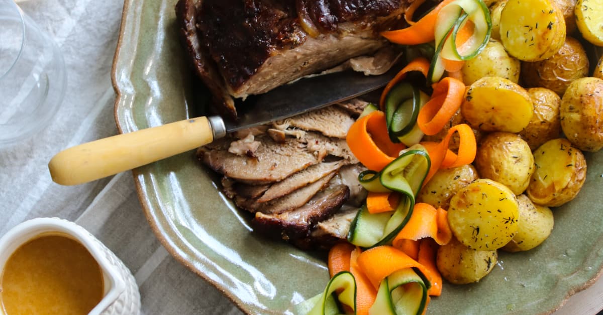 Nattstekt karré i succésås med rostad potatis - Scan