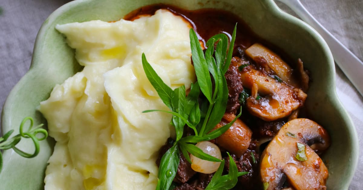 Burgundisk köttgryta med potatismos